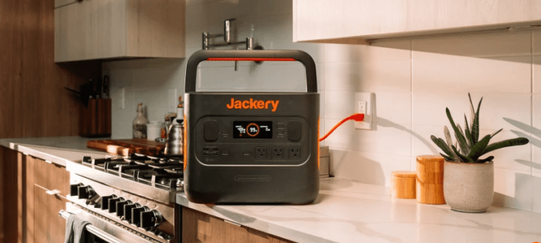 【知らないとやばい！】ジャクリ(Jackery)はどこの国のメーカー？4割の人が使ってるポータブル電源調査 | 丘の上CAMP